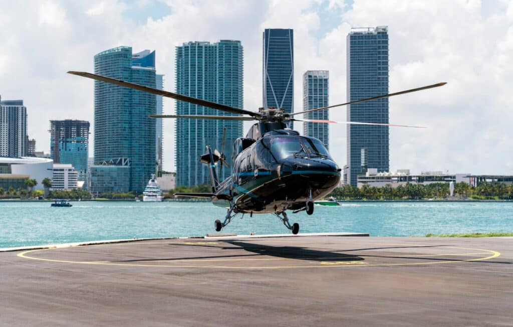 Manhattan Helicopter Transfer Service, HeliFlite Helicopter Airport ...