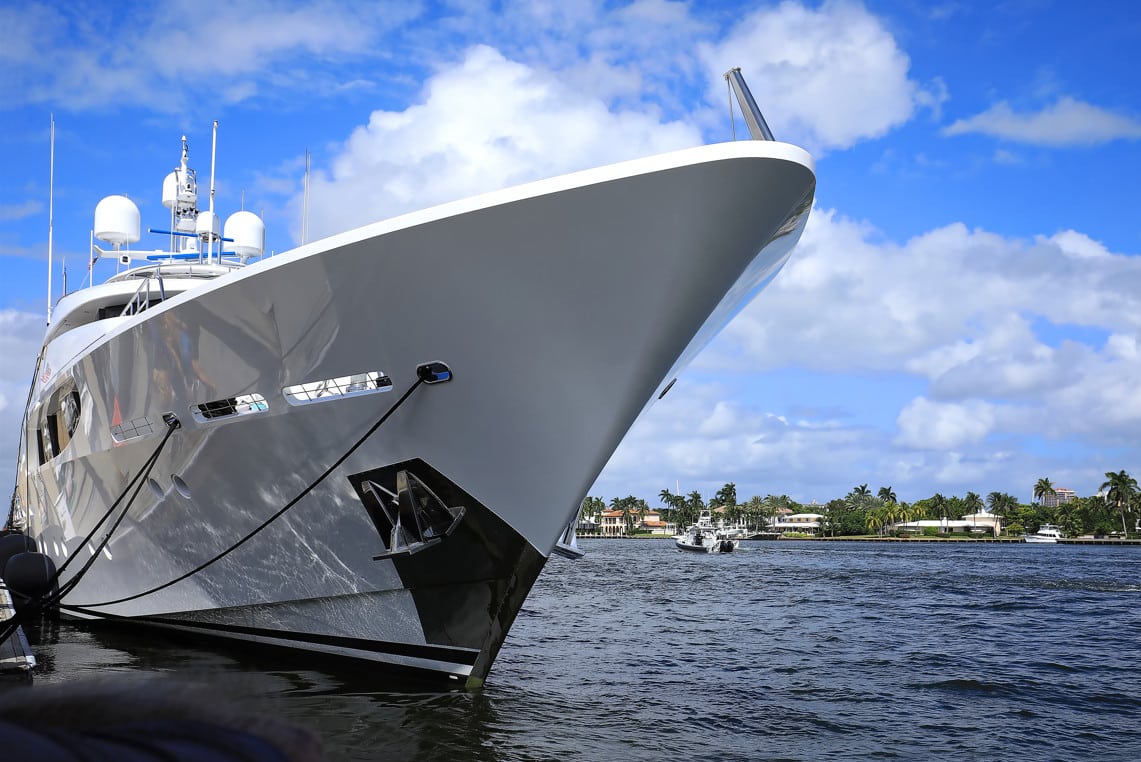 Join HeliFlite at the Fort Lauderdale International Boat Show 2023